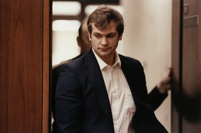 Jeffrey Dahmer Apartment Building Now—Inside Killer’s Milwaukee Home ...