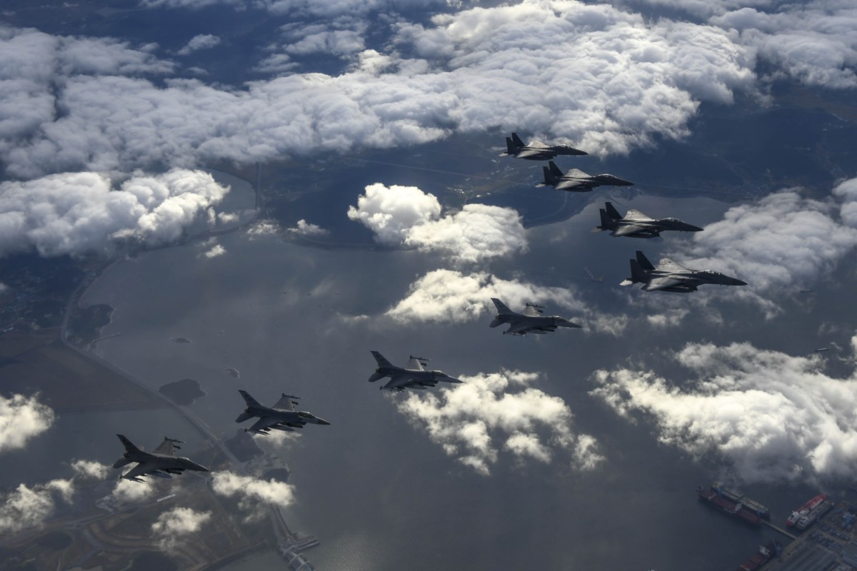South Korea’s ‘Slam Eagle’ Fighter Jet Compared to North Korea’s ...