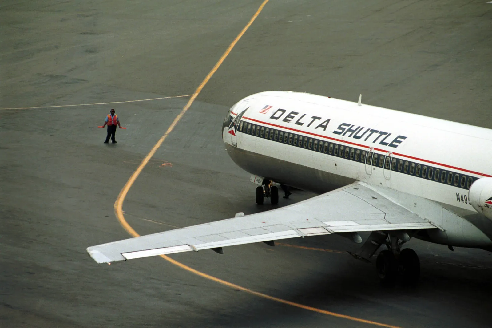 Delta Flight Chaos as Passengers Stranded on Multiple Planes for Hours ...