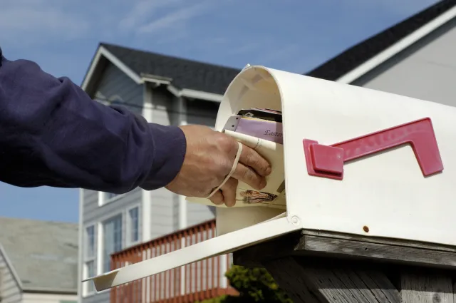 Mailman’s Epic Fall Caught on Ring Door Bell: ‘Didn’t Expect to See ...