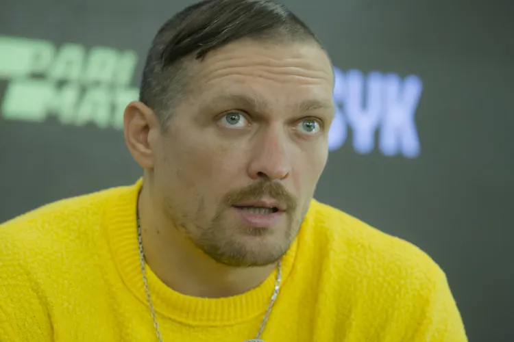 Watch Ukrainian Boxing Champ Usyk Blast Putin: ‘Russia Is The Third ...