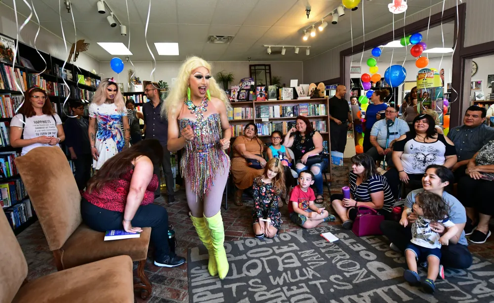 A Public School District Took Middle Schoolers to a Drag Show Without ...