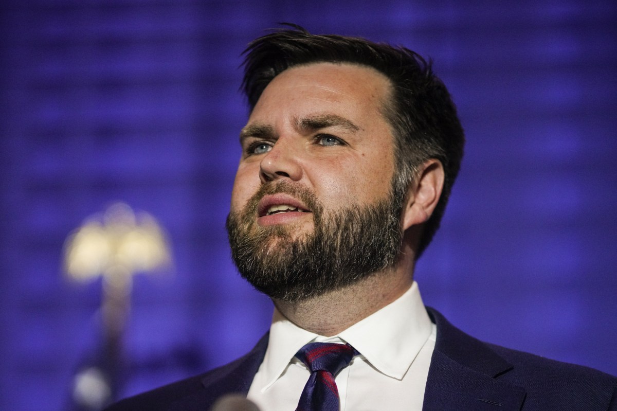 Fox News Host Confronts GOP Senator J.D. Vance on Opposit... - Newsweek