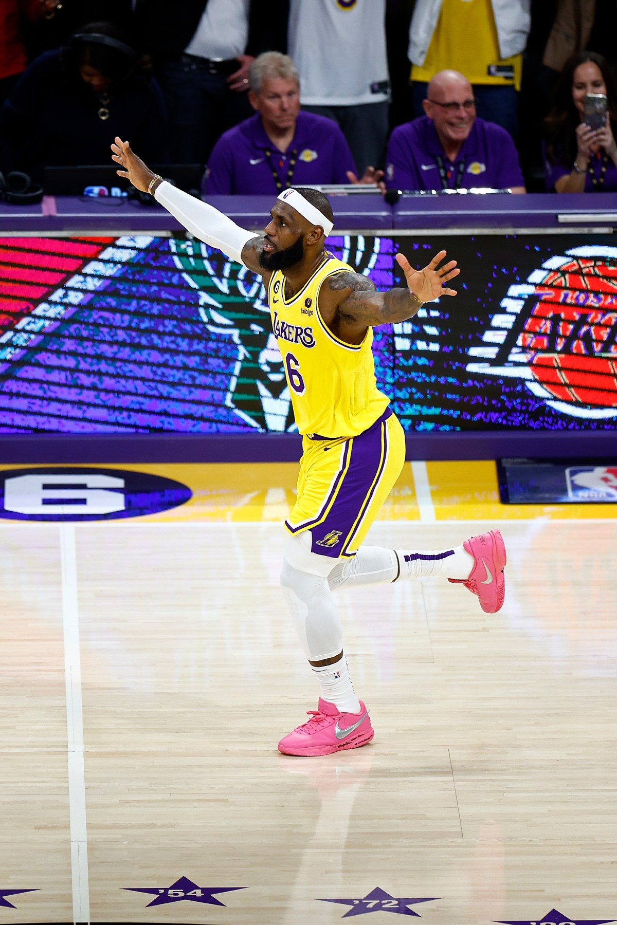 Video of LeBron James Dropping F-Bomb After Breaking Record Viewed 1M ...