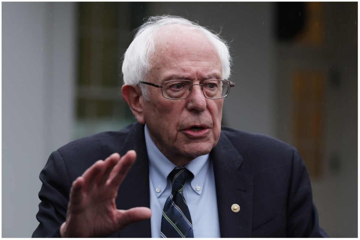 Video of Bernie Sanders Photobombing TikTok Dance Goes Viral - Newsweek