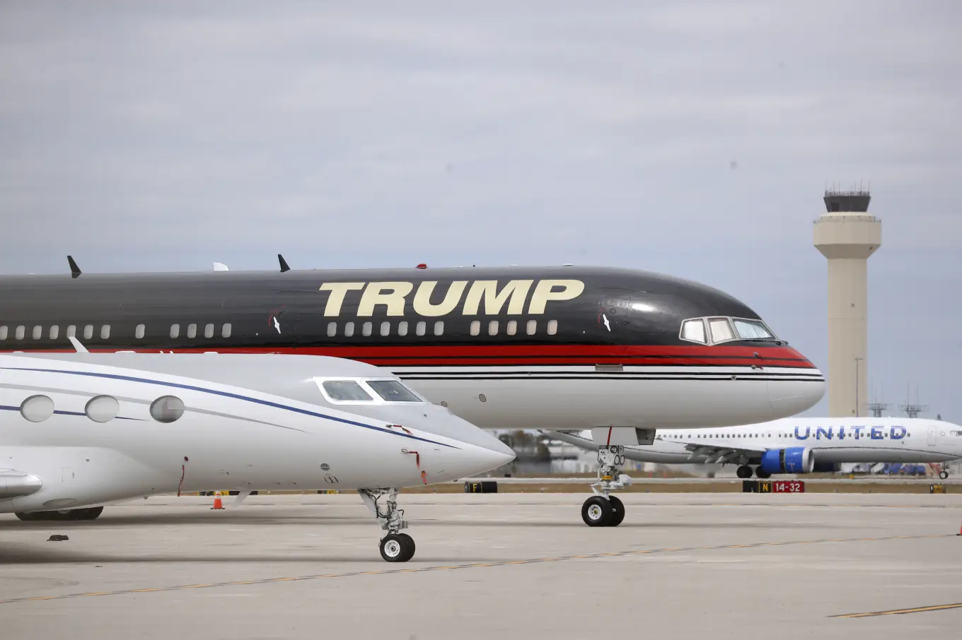 Fact Check: Has Donald Trump’s Plane Been Impounded Over ‘Flight Risk ...