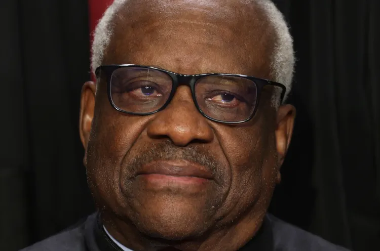Clarence Thomas’ Popularity Rises With GOP After Harlan Crow Scandal ...