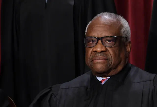 Clarence Thomas’ Popularity Rises With GOP After Harlan Crow Scandal ...