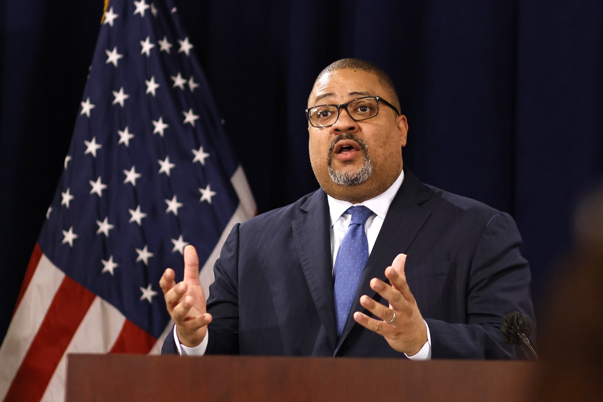 Alvin Bragg Is Digging His Own Political Grave | Opinion - Newsweek