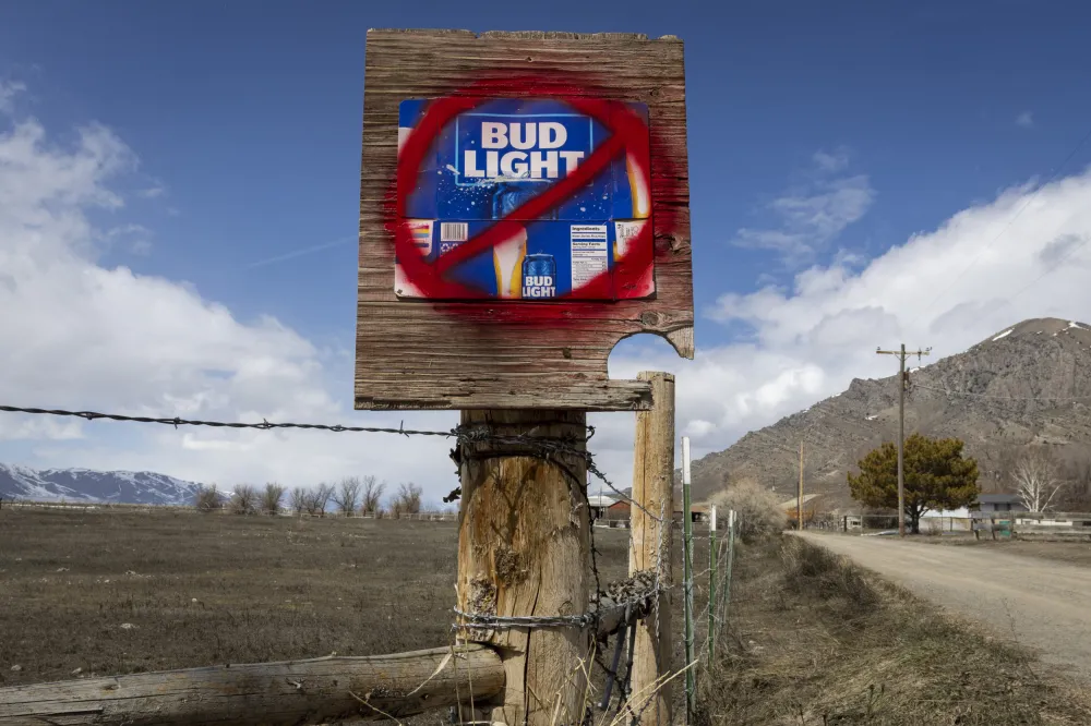 Bud Light Trolled With New Billboard After Dylan Mulvaney Backlash ...