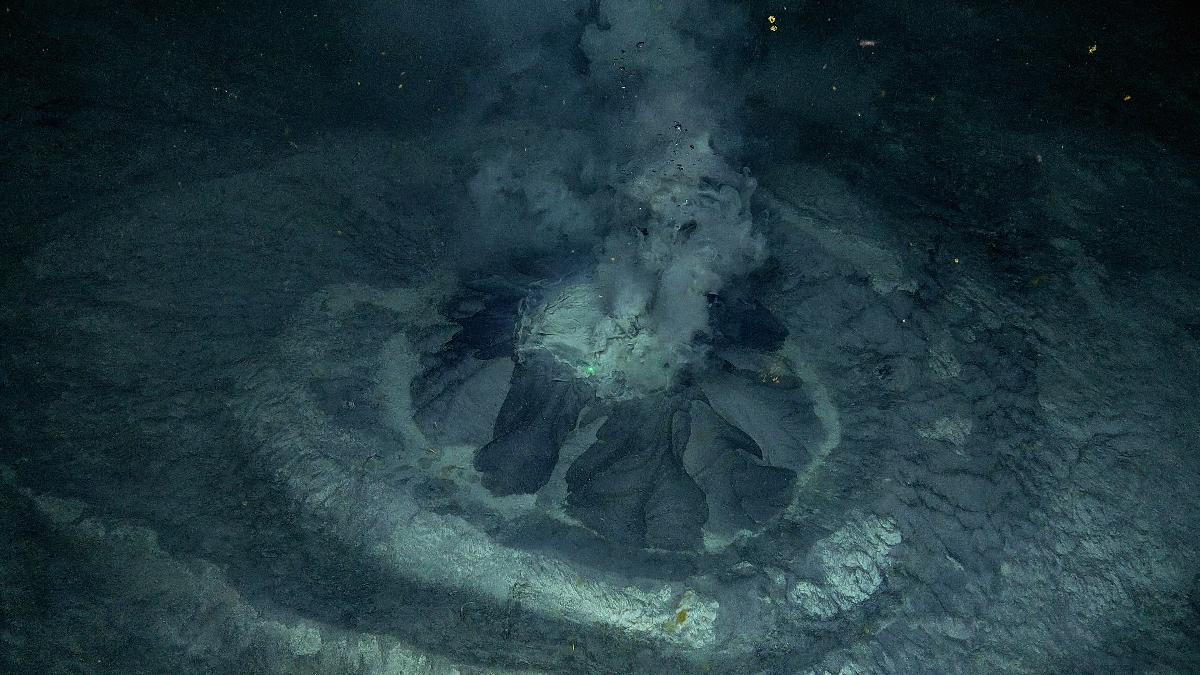 Ice Age Volcano Spewing Methane Discovered on Arctic Seabed - Newsweek