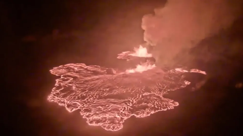 Timelapse Video Shows Lava Eruption From Hawaii Volcano - Newsweek