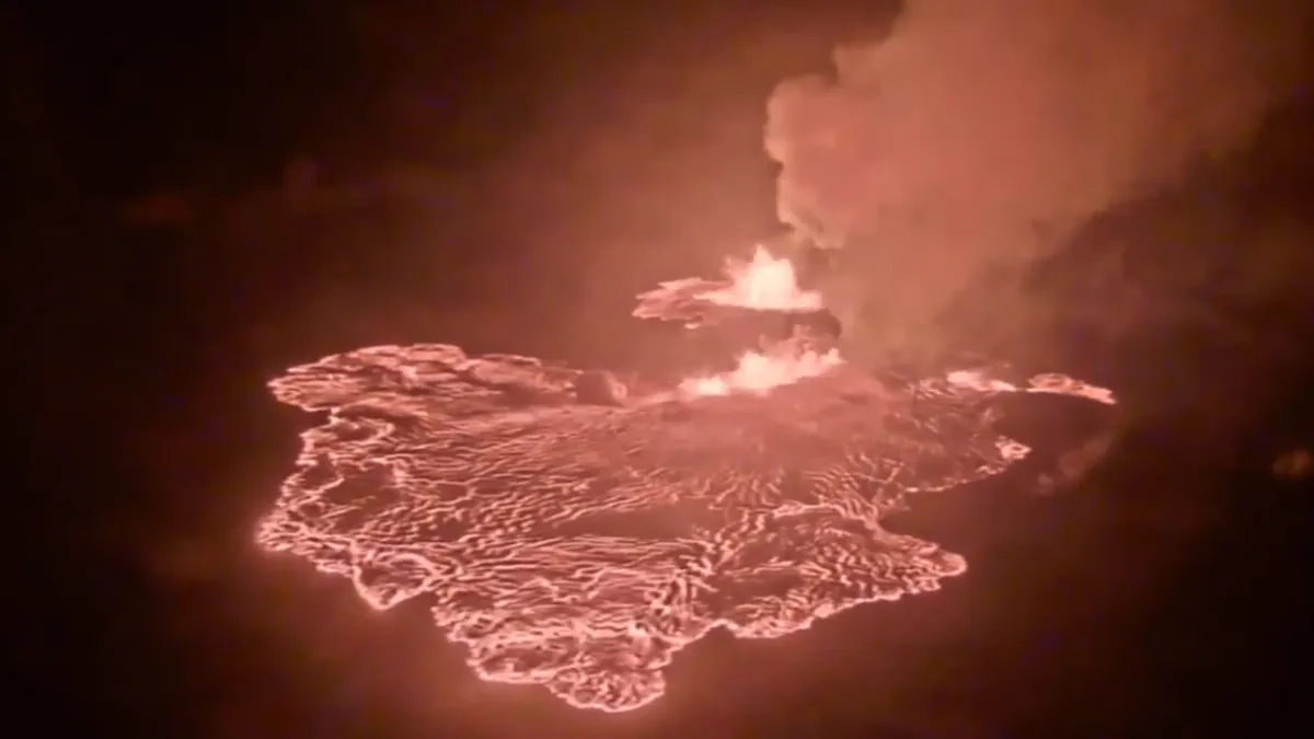 Timelapse Video Shows Lava Eruption From Hawaii Volcano - Newsweek