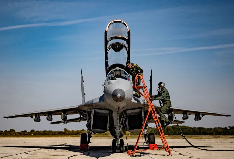 Fighter Pilot Compares Flying F-16s to MiG-29s: ‘Different Leagues ...