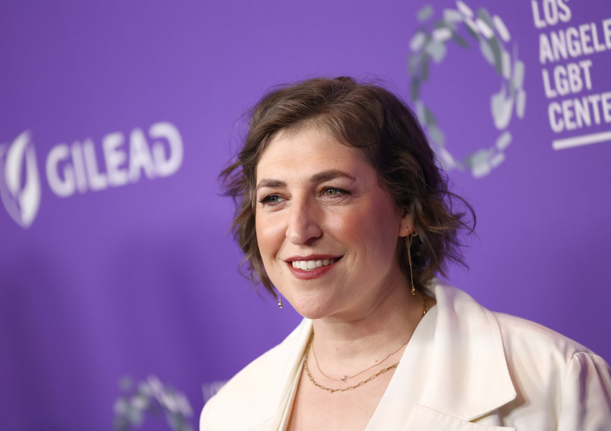Mayim Bialik Reveals NSFW Meaning Behind Two Yiddish Words in Viral ...