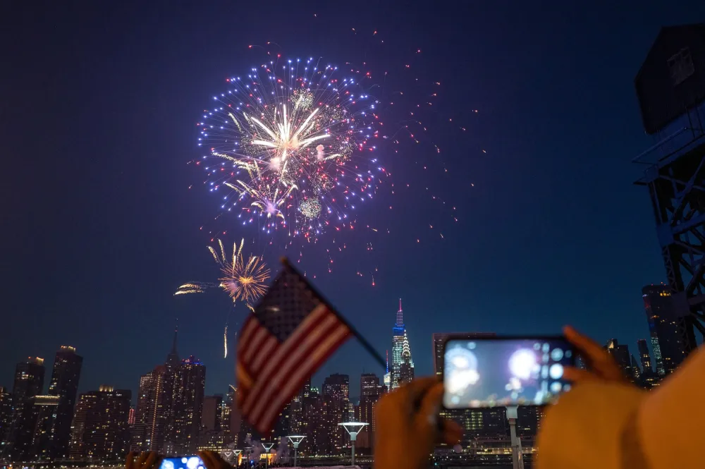 Fireworks Replaced by ‘Drone Shows’ Over Environmental, Fire Concerns ...