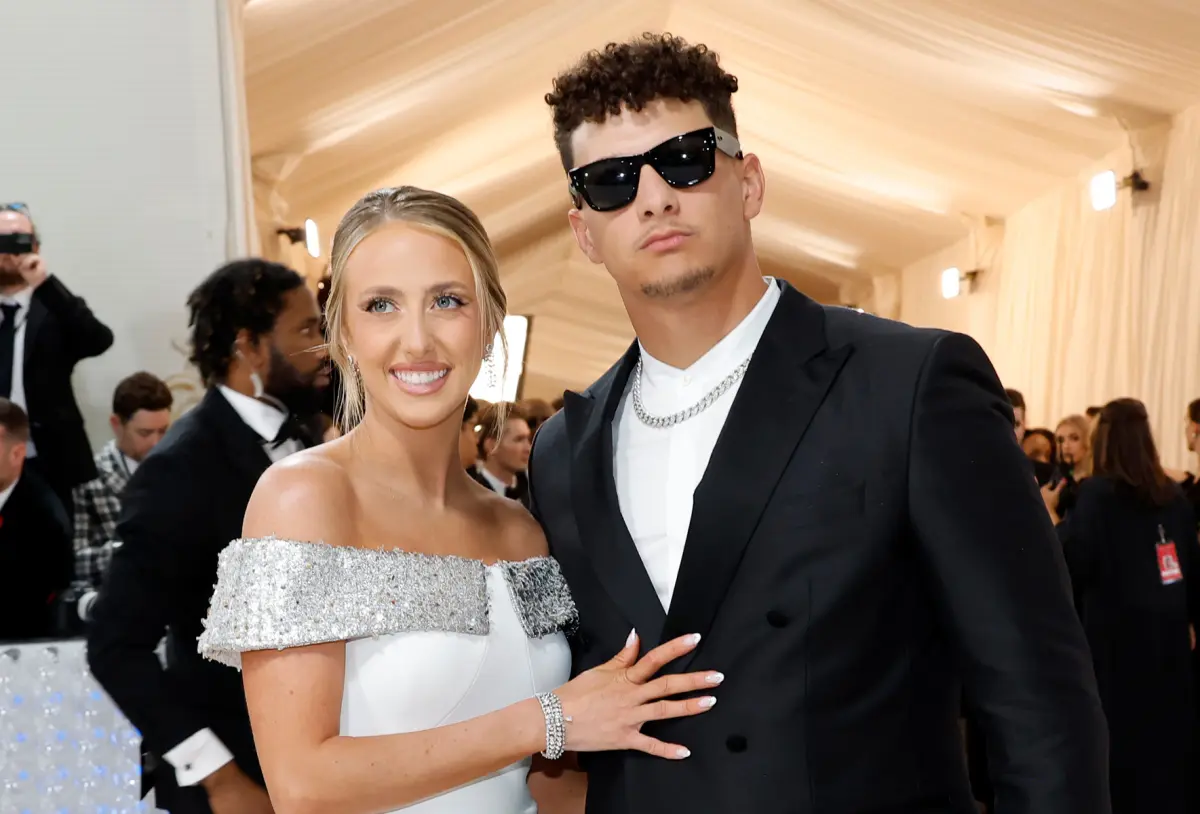 Patrick Mahomes’ Baby Photo With His Parents Goes Viral—’Cute’ - Newsweek