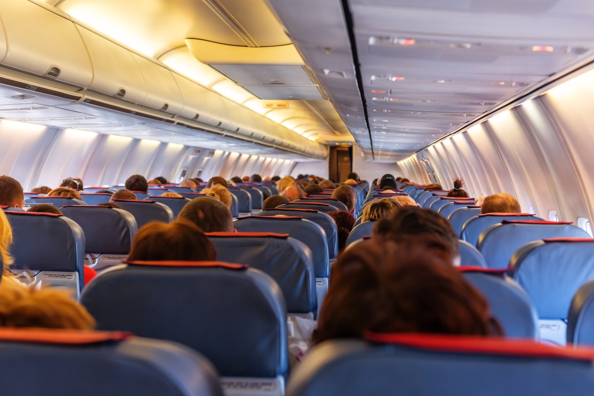 Shocking Moment Passengers Are Told Their Plane Is ‘Too Heavy for ...