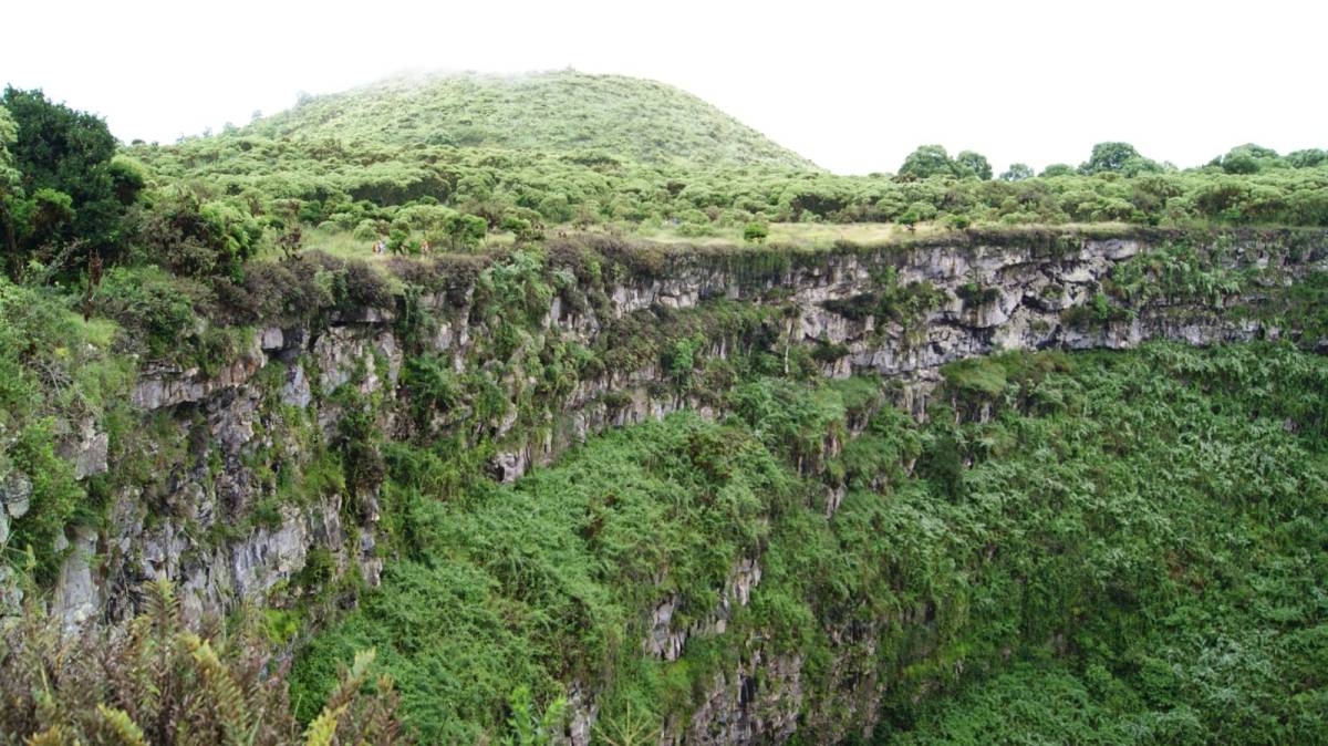 Boy, 8, Falls Into 328-Foot Volcanic Crater - Newsweek