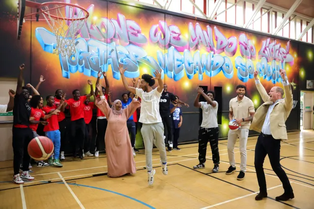 Prince William’s Basketball Skills Are a Match for Princess Diana ...