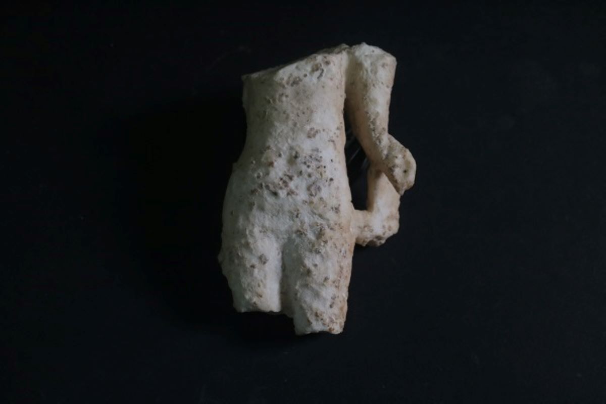 ‘Beautiful’ Water-Nymph Marble Statue Found in Ruins of Roman Baths ...