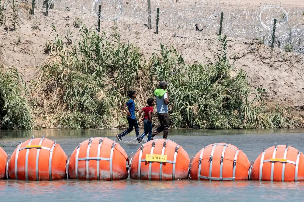 Close-Up Video Shows Texas Floating Barrier Has Circular Saws - Newsweek