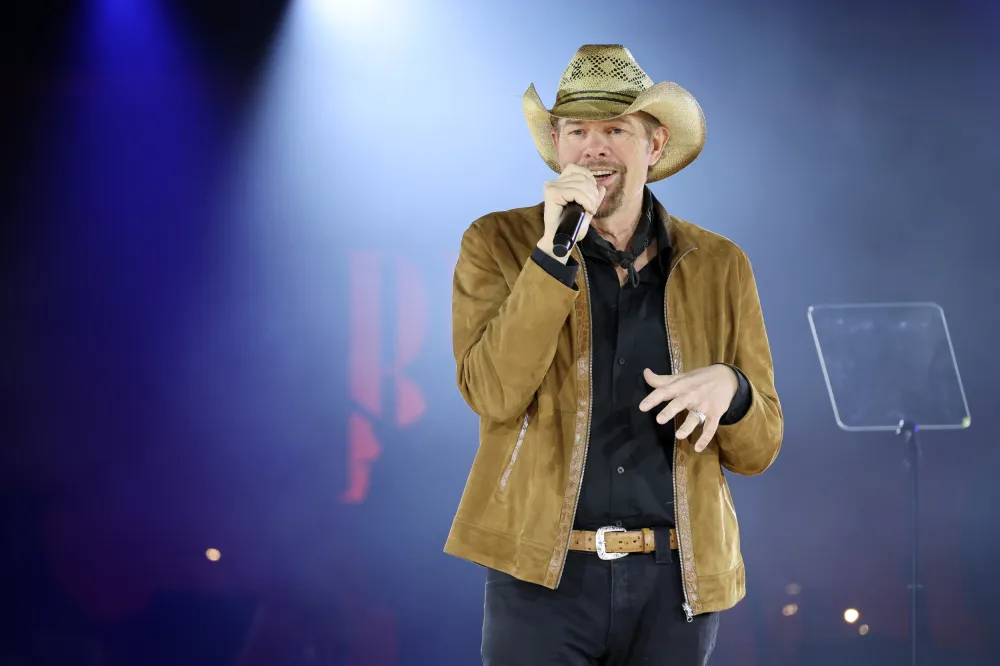 Toby Keith Announces New Project After Cancer Diagnosis - Newsweek