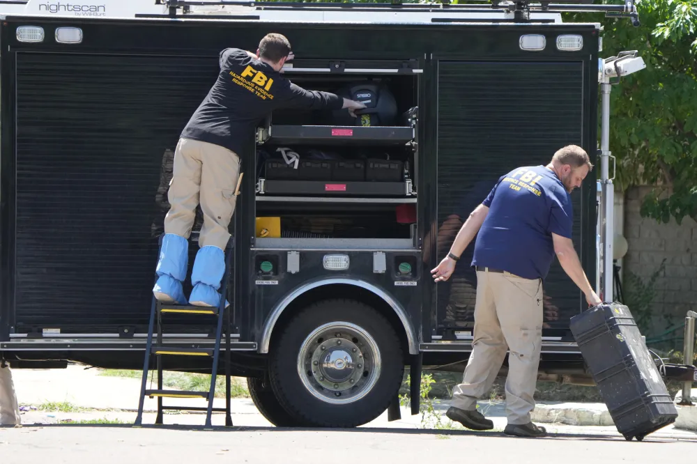 Craig Robertson’s Facebook Posts Before Being Fatally Shot in FBI Raid ...