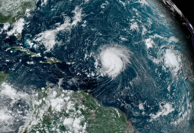 Hurricane Margot Spaghetti Models Show Rare Destination - Newsweek