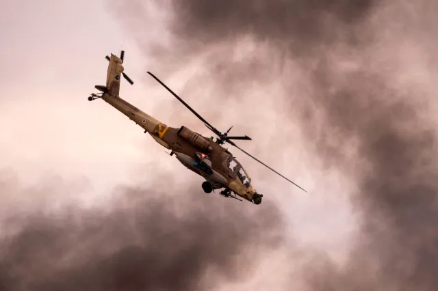 Israeli Apache Helicopter Hits Hamas With Chain Gun, Hellfire Missile ...