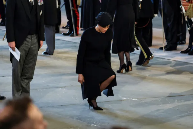 Meghan Markle’s Royal Wedding Curtsy Questioned in Viral Video - Newsweek