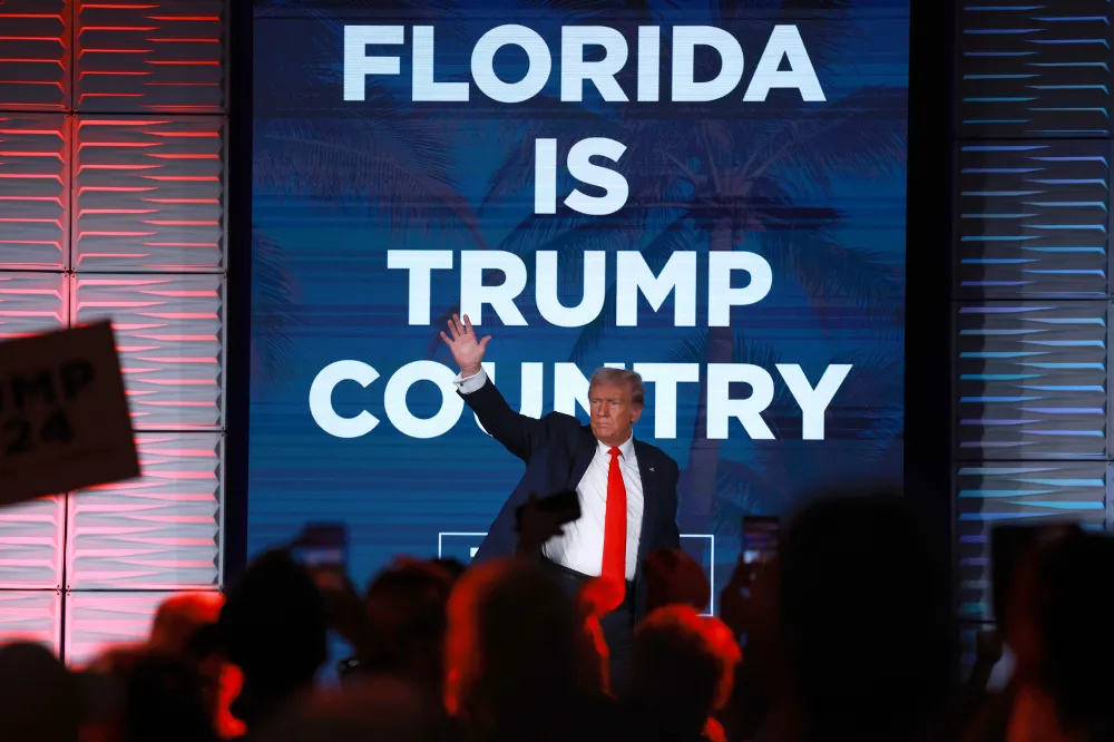 Viral Photos Appear To Show Empty Seats at Donald Trump’s Florida ...