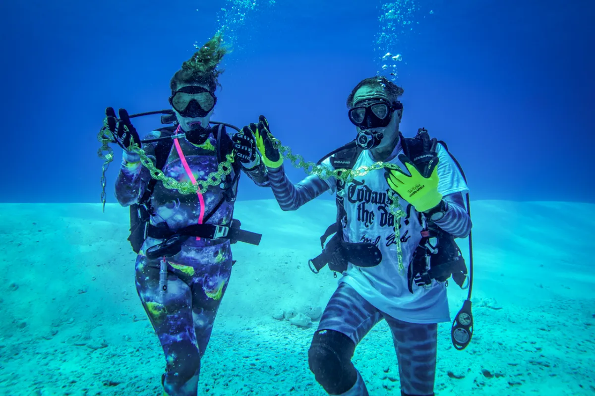 Divers Discover Fresh Riches From Sunken Treasure Ship Thought Picked ...