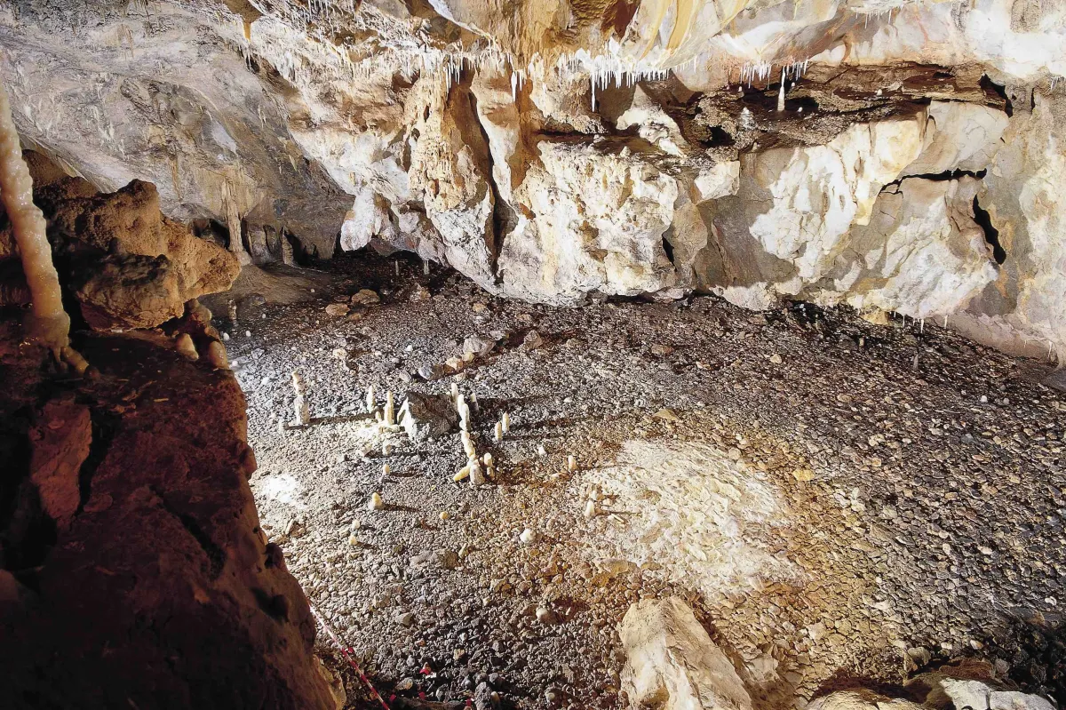 Archaeologists Find 16,800-Year-Old Cave Dwelling That Is ‘One of the ...