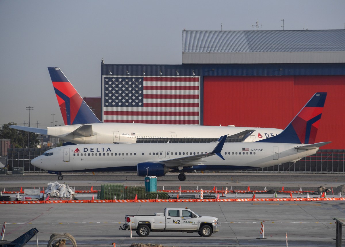 Body Found Inside Plane Engine by Airport Workers - Newsweek