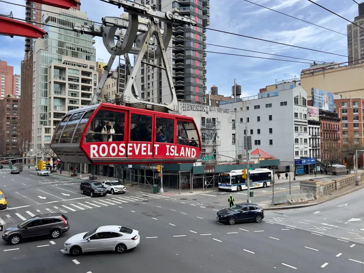 New York Buildings Shake as Multiple Explosions Reported - Newsweek
