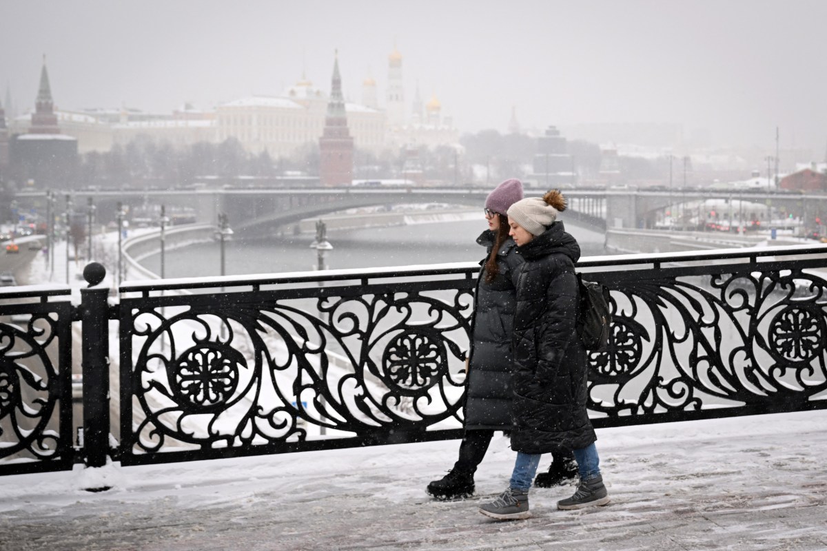 Russians Rage Against Putin’s Officials Amid Cold Snap: ‘We’re Freezing ...
