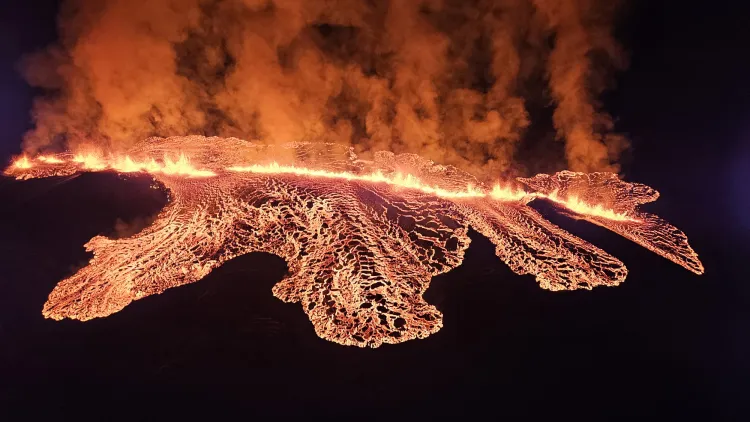 Iceland Volcano Update as Livestreams Show Lava Bursting From Ground ...