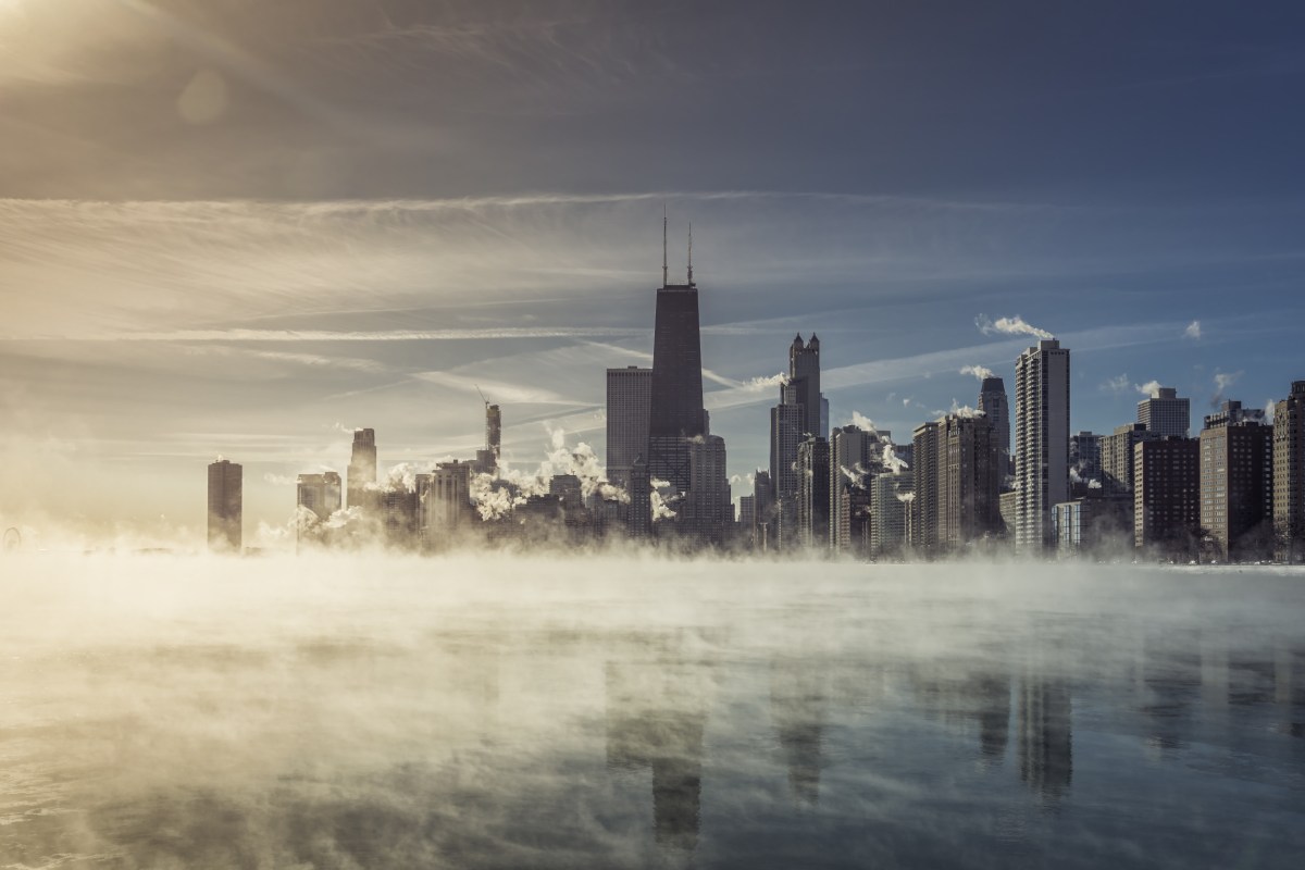 View of Clouds Over Chicago in Freezing ‘Dystopian’ Weather Amazes ...