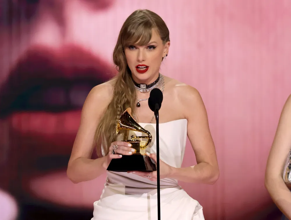 Taylor Swift Album Announcement Causes Headache - Newsweek