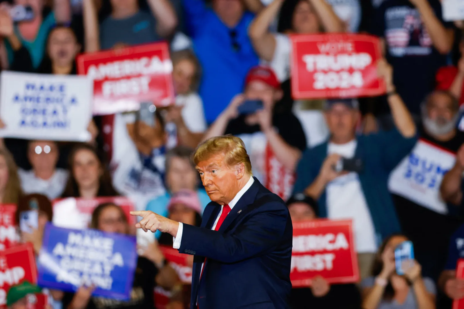 Ex-Trump Aide Rips Donald for Taylor Swift Post: ‘Saddest Thing’ - Newsweek