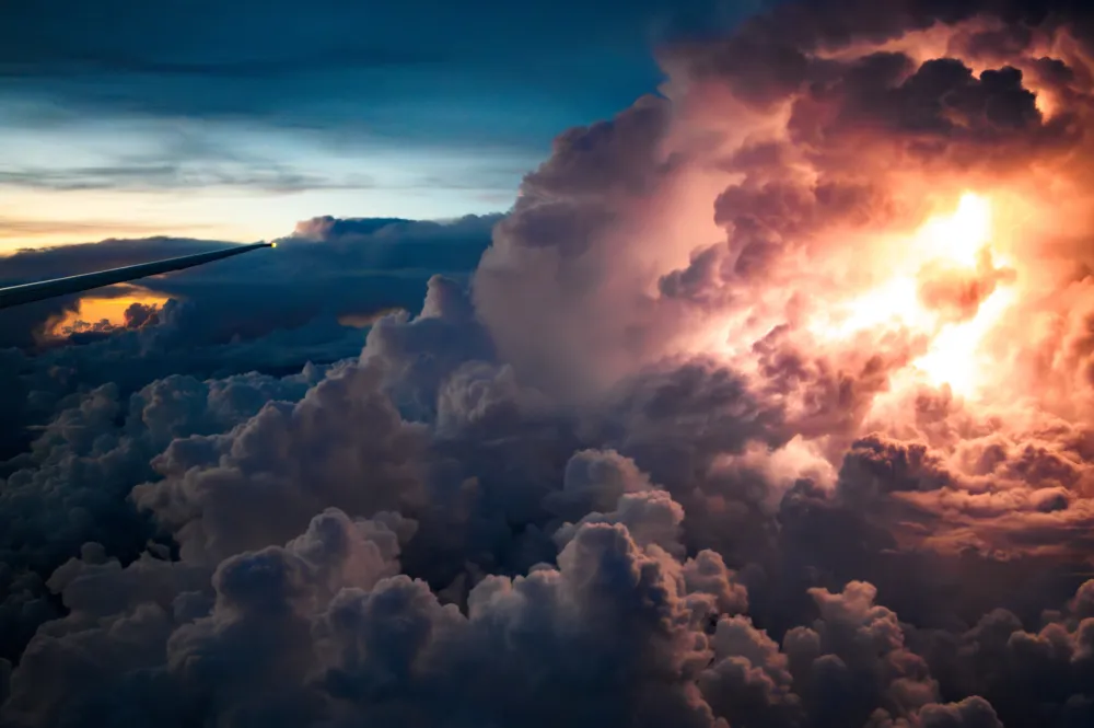 Plane Passenger Not Prepared for Weather Change 20 Minutes Apart - Newsweek