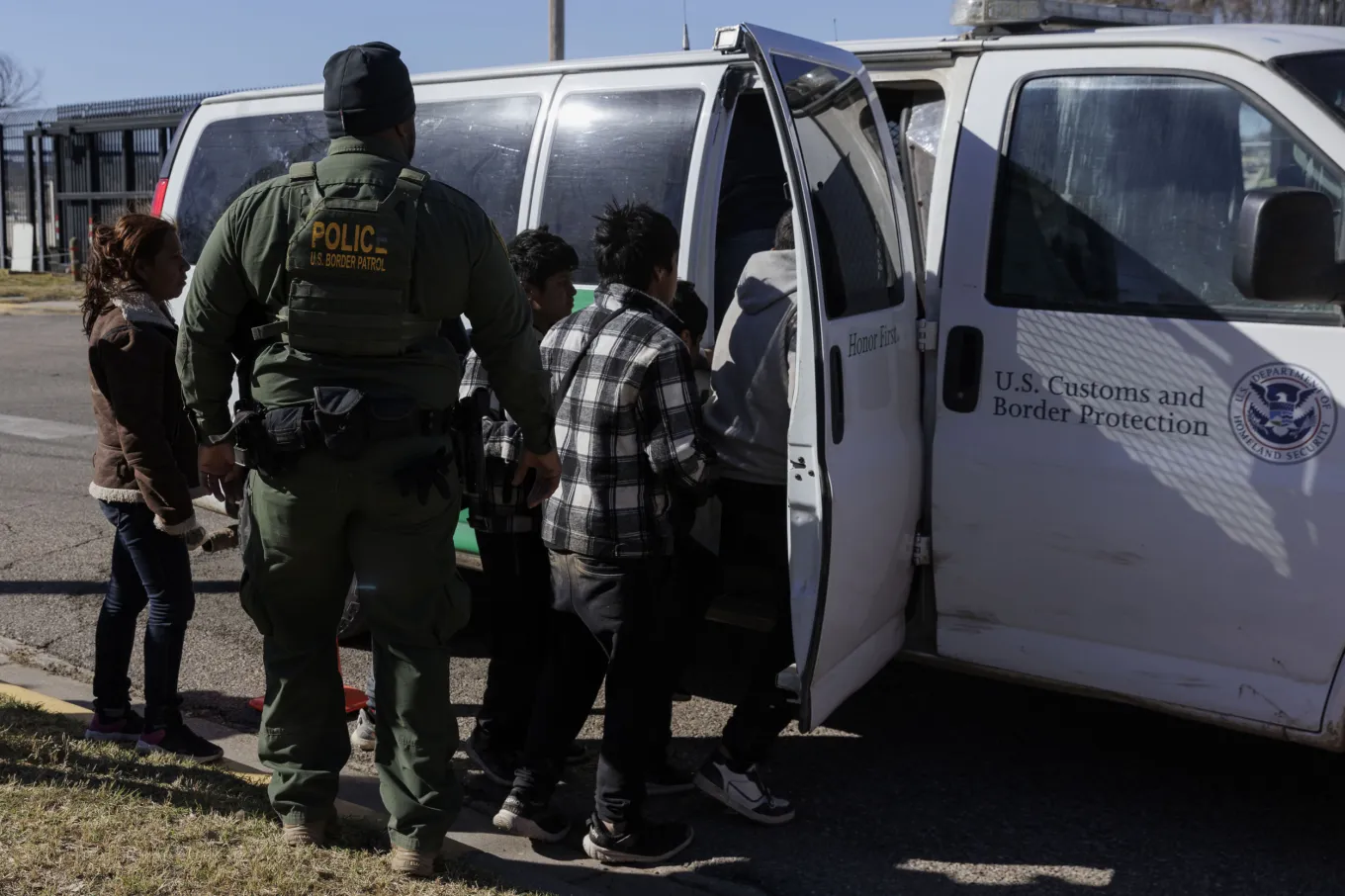 Texas Prison Profits Surge as Immigration Spikes - Newsweek