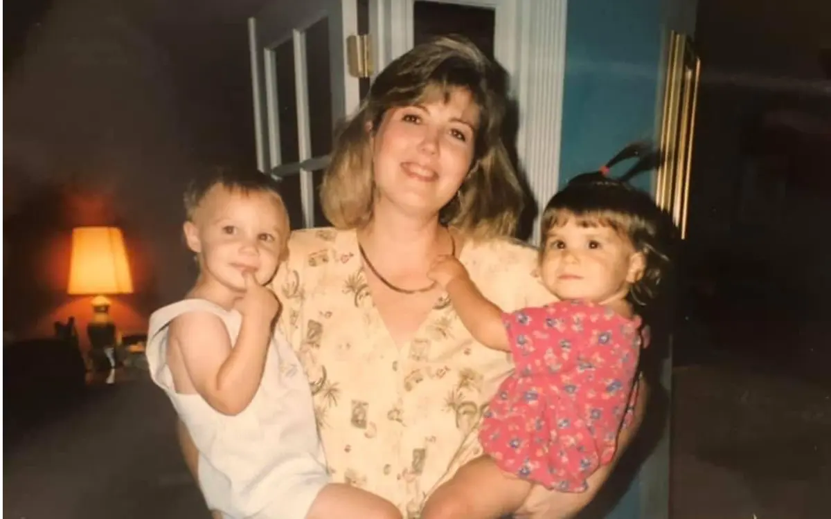 Watch Best Friends of 35 Years Discover Their Kids Are Ha... - Newsweek