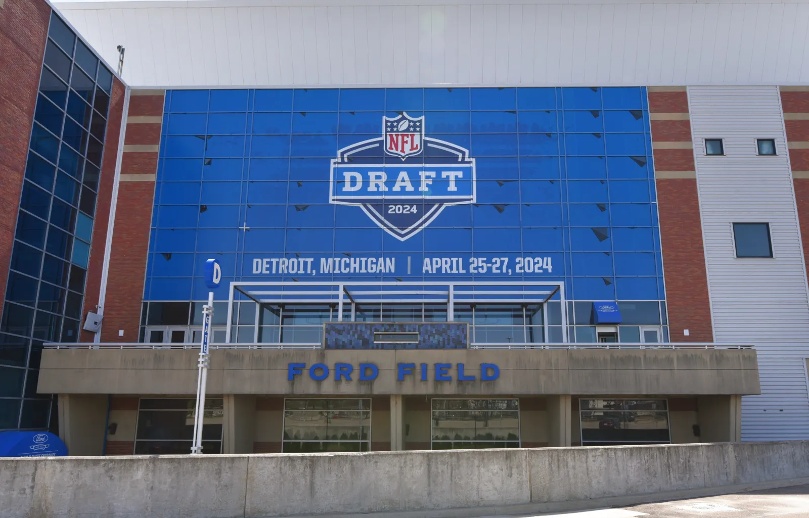 A Surprising Quarterback Is Climbing the First Round of NFL Draft ...
