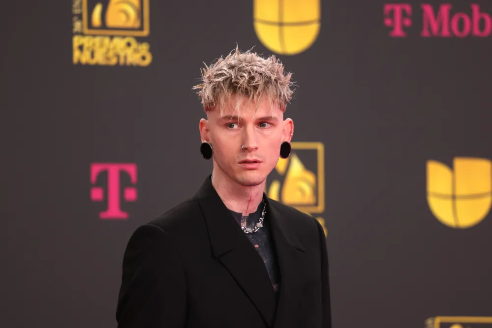 Machine Gun Kelly Knows Exactly What Not to Say About Taylor Swift ...
