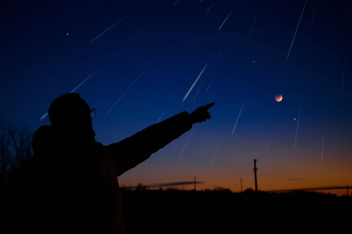 Cosmic Light Show via Halley’s Comet To Fill Skies This Weekend - Newsweek