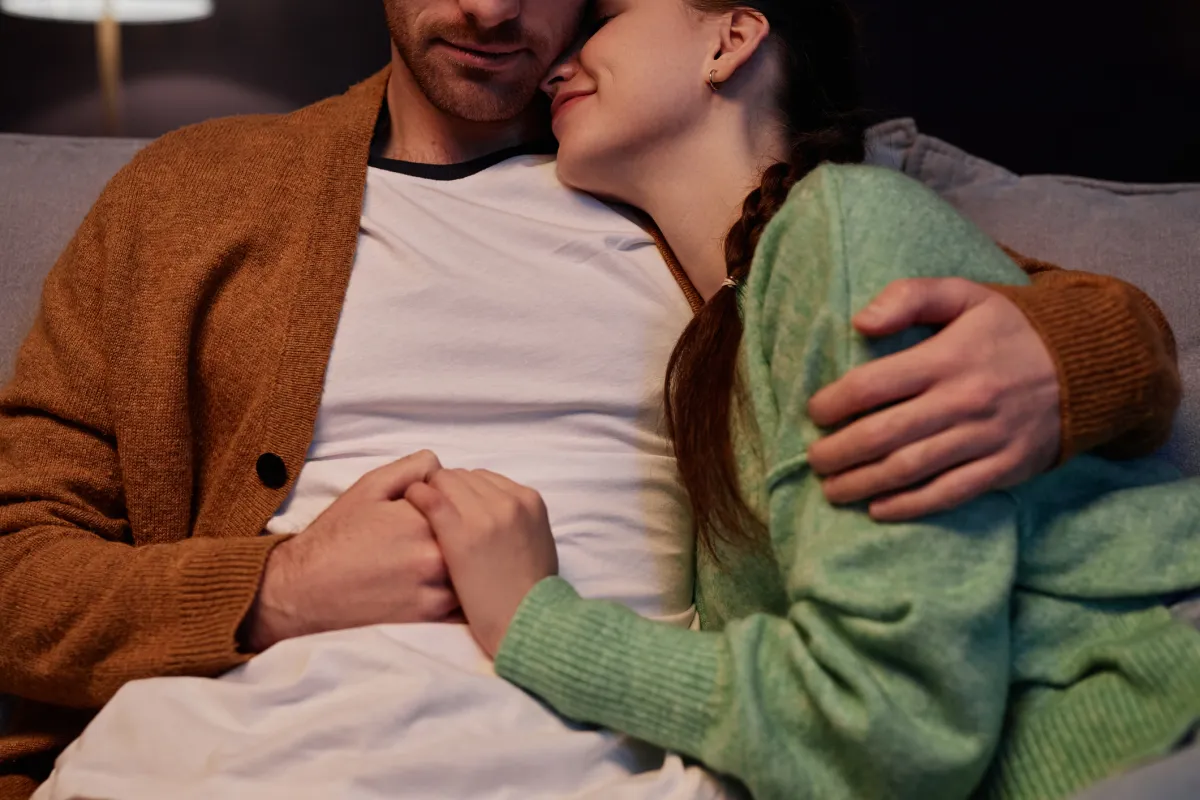 Woman Enjoying Cuddle With Boyfriend Suddenly Gets Unexpected Bedroom ...
