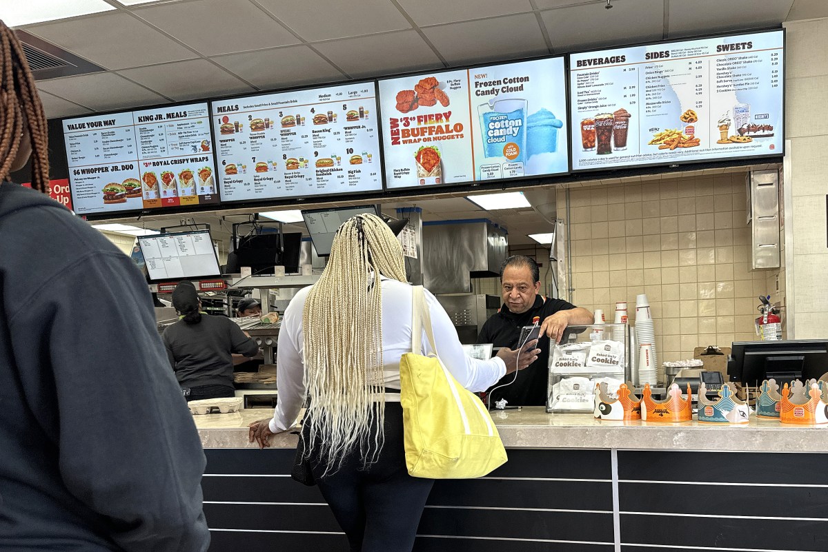Restaurants Are Spending Less on Payroll Despite Minimum Wage Hikes ...