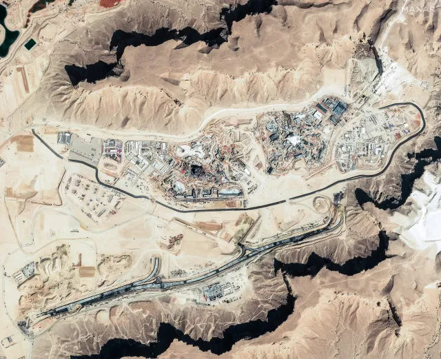 Satellite Images Show Massive Theme Park Taking Shape in Saudi Arabia ...